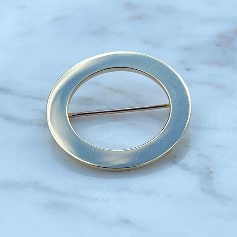 Tiffany and Co. Open Circle Pin in 14k Yellow Gold For Sale at 1stDibs