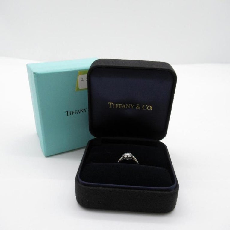 Tiffany and Co. Platinum Diamond Flower Ring 6 For Sale at 1stDibs