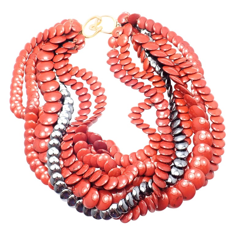 Tiffany and Co Collier en or jaune à plusieurs rangs de perles de jaspe ...