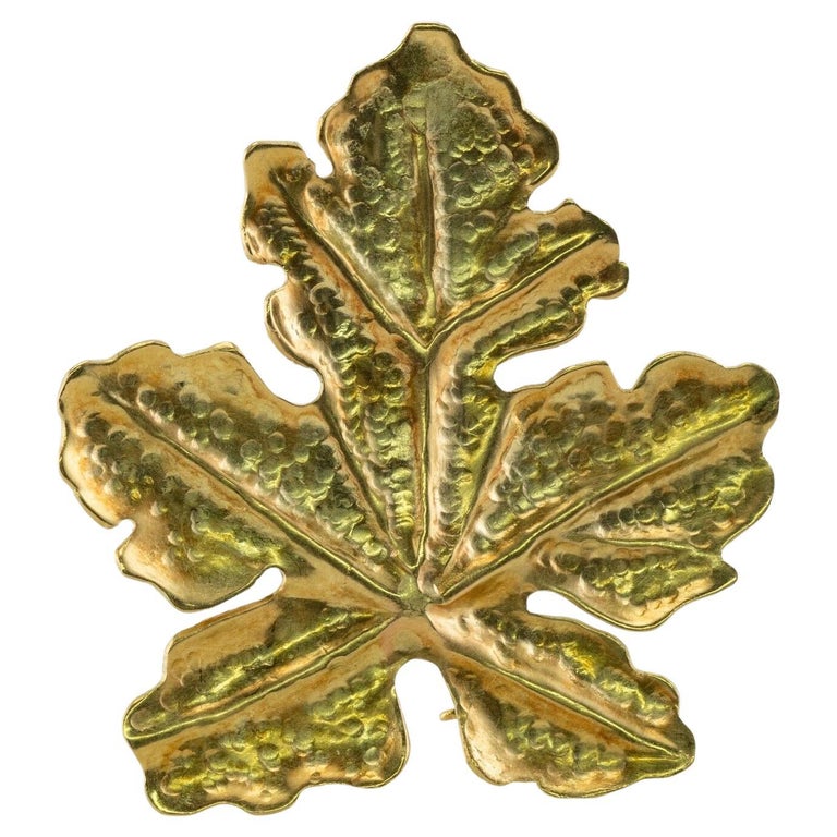 Tiffany and Co Retro Leaf Brooch Pin 18K Gold For Sale at 1stDibs