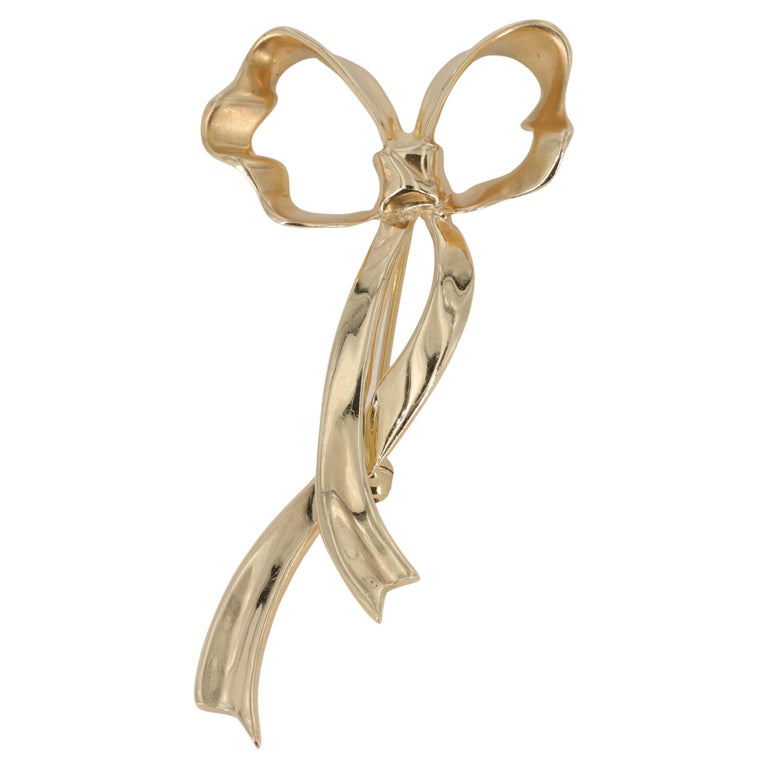 Tiffany and Co. Ribbon Bow Brooch in 18 Karat Yellow Gold For Sale at ...
