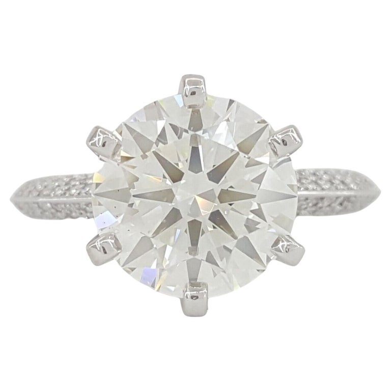 Tiffany and Co. Bague solitaire en diamant rond taillé en brillant ...