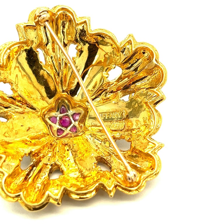 Tiffany and Co. Ruby 18k Gold Brooch For Sale at 1stDibs