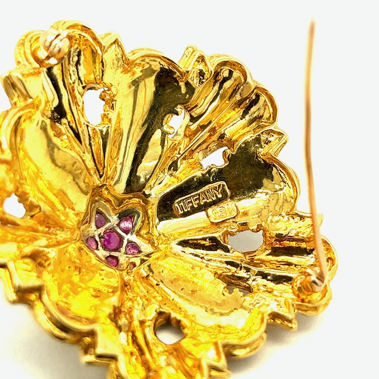 Tiffany and Co. Ruby 18k Gold Brooch For Sale at 1stDibs