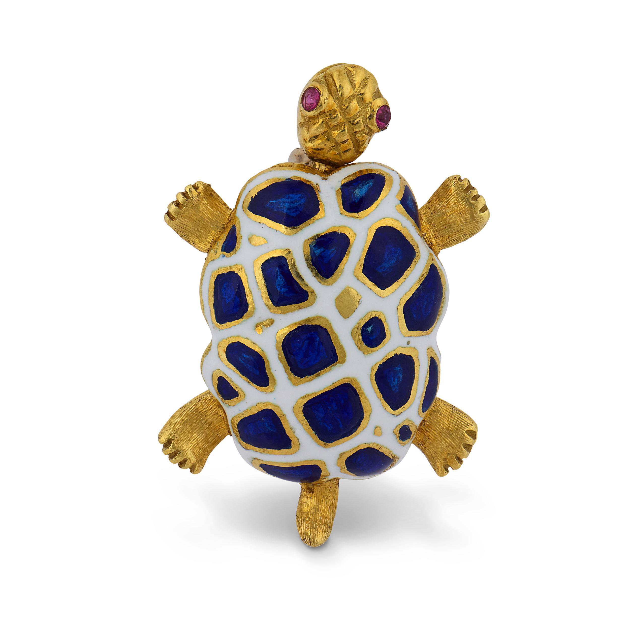 Cartier Ruby Turtle Brooch in Yellow Gold, circa 1980s For Sale at 1stDibs
