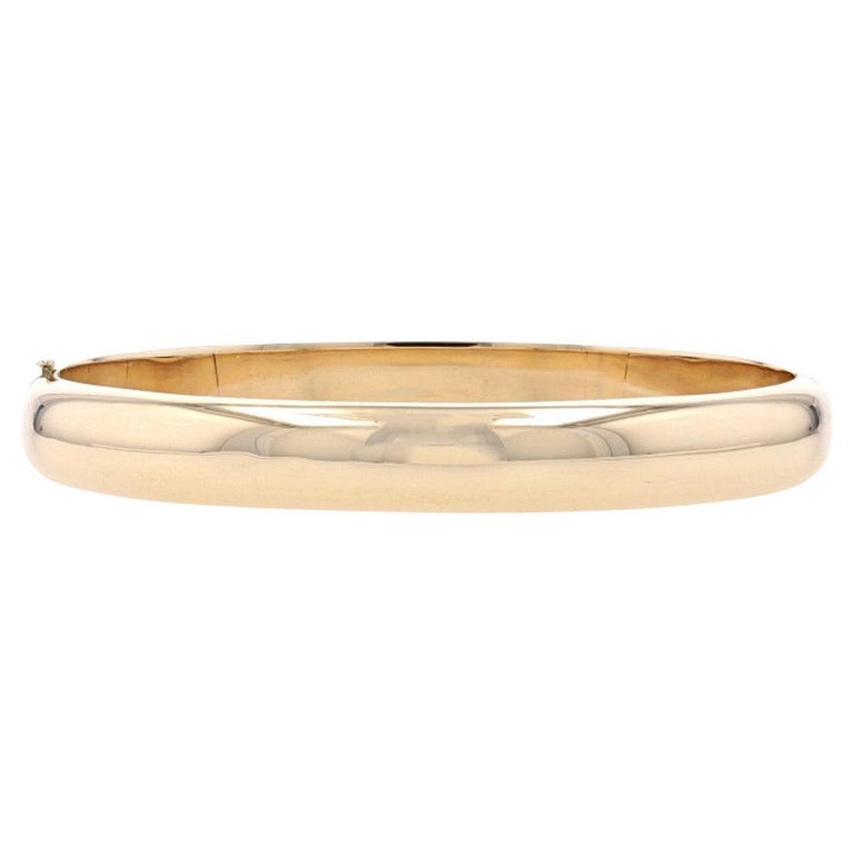 Tiffany and Co. Vintage Oval Bangle Bracelet Yellow Gold 14k For Sale at 1stDibs