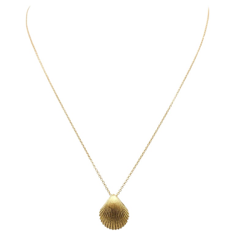 Tiffany and Co. Yellow Gold Seashell Pendant Necklace at 1stDibs