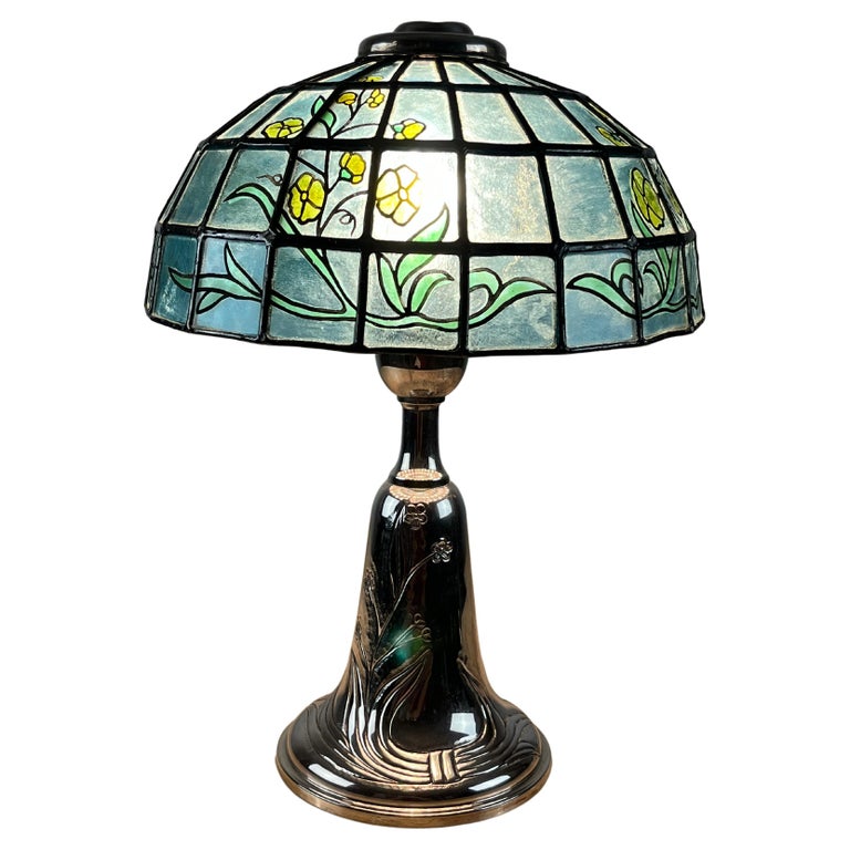 Lampe de bureau modèle Tiffany, base en argent, Italie, années 1980 En ...