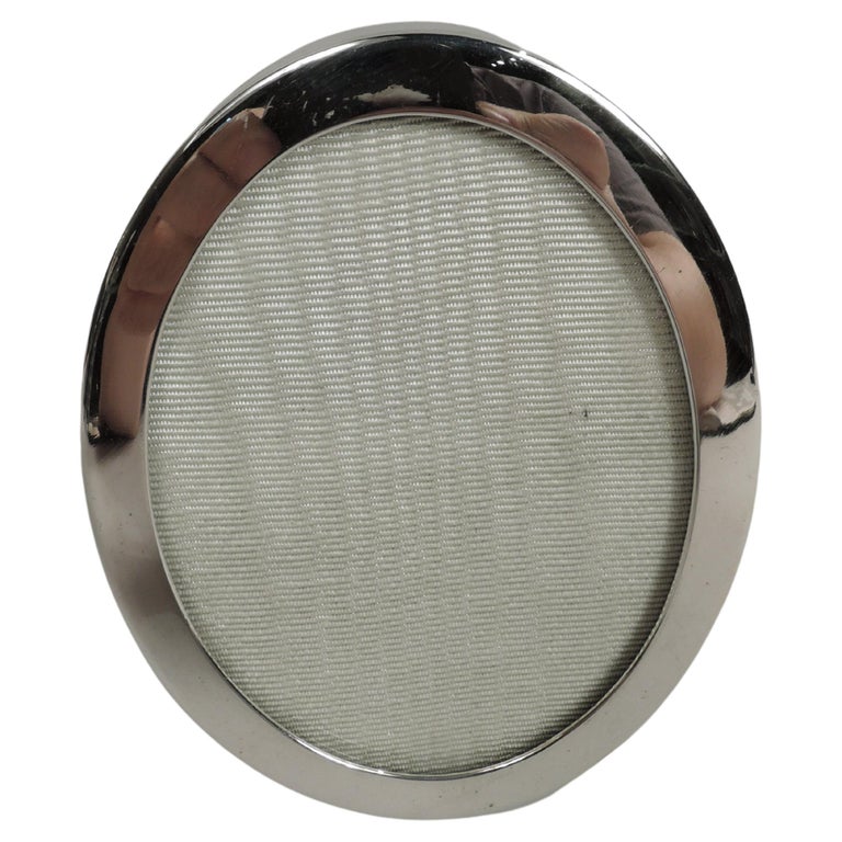 Tiffany Modern Small Oval Sterling Silver Picture Frame For Sale at 1stDibs