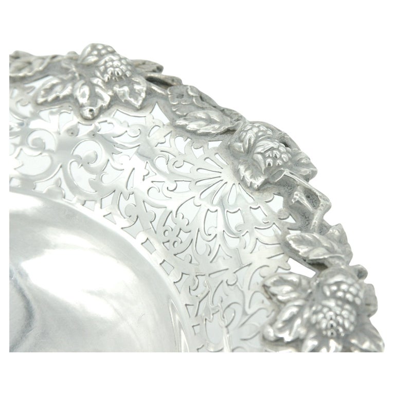 Tiffany Sterling Silver Tableware Serving Piece For Sale at 1stDibs