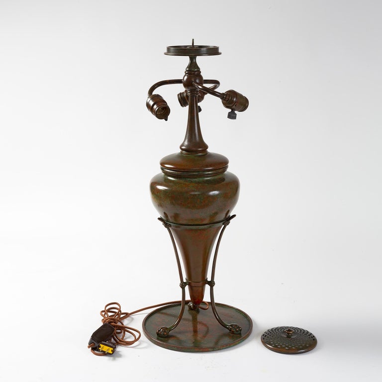 Tiffany Studios New York "Tyler" Table Lamp For Sale at 1stDibs