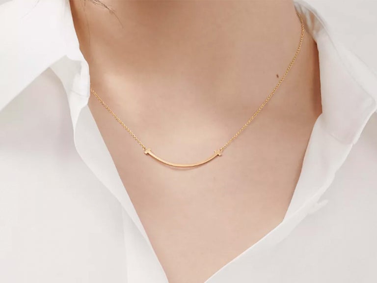 Tiffany T Smile Pendant Necklace in 18k Yellow Gold, Small For Sale at ...
