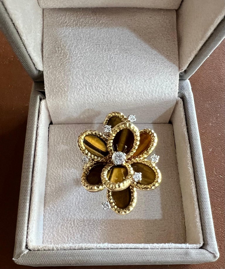 Tiger Eye Cabochon Diamond 18K Yellow Gold Flower Ring, Attributed to Fred Paris For Sale at 1stDibs