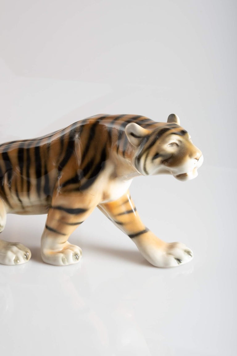 Tiger Porcelain Sculpture, Italy, circa 1950 For Sale at 1stDibs