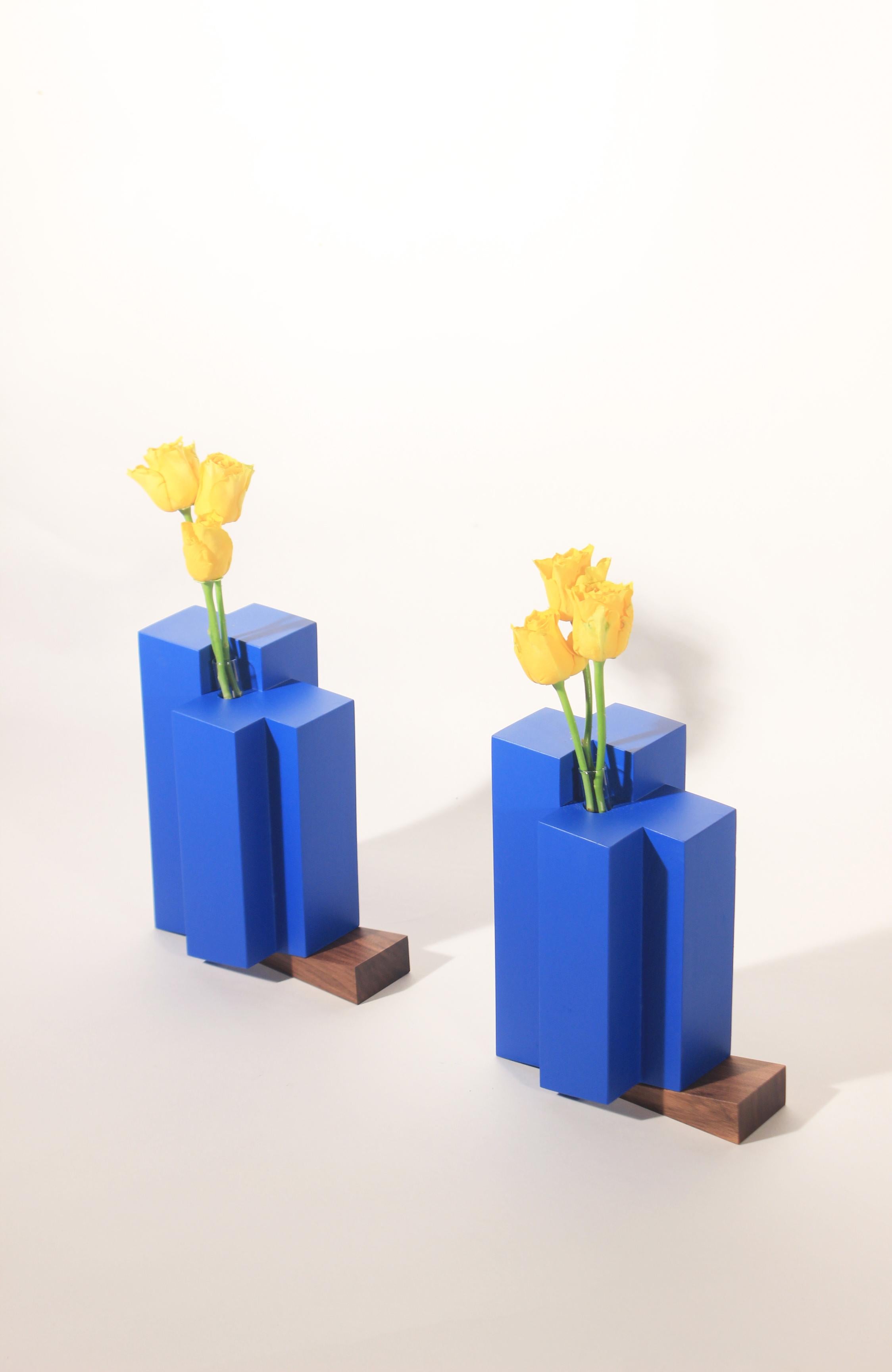 Tilted Vase For Sale at 1stDibs