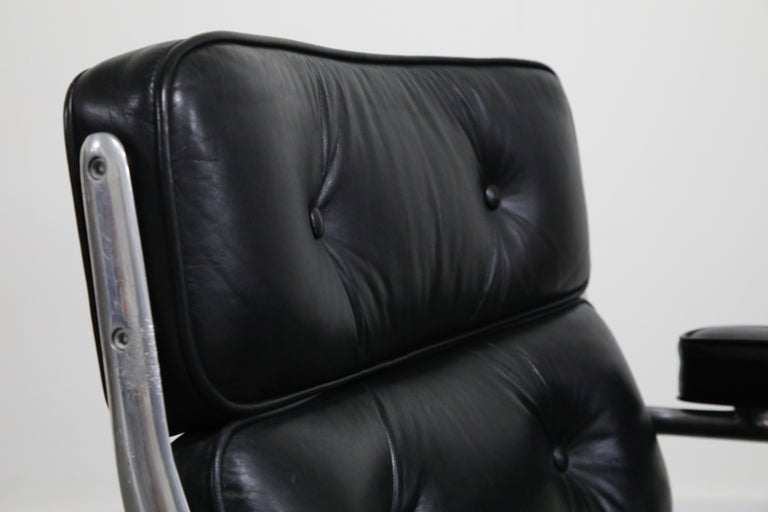 Time Life Lobby Executive Desk Chair by Charles Eames for Herman Miller ...