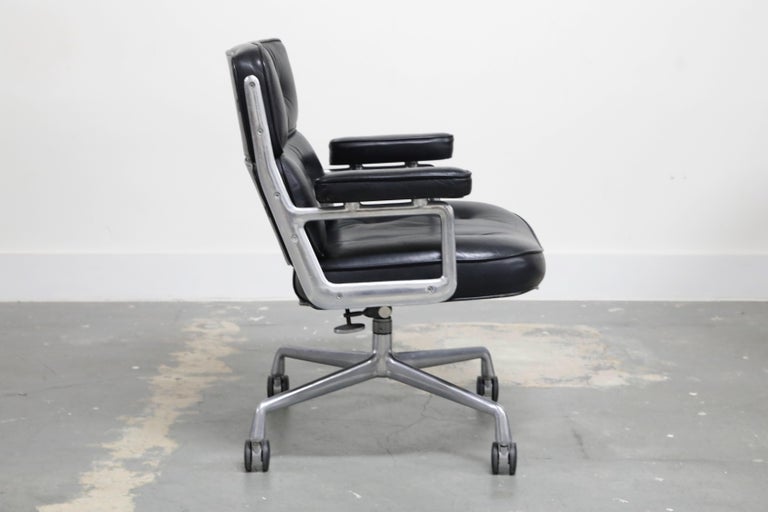 Time Life Lobby Executive Desk Chair by Charles Eames for Herman Miller ...