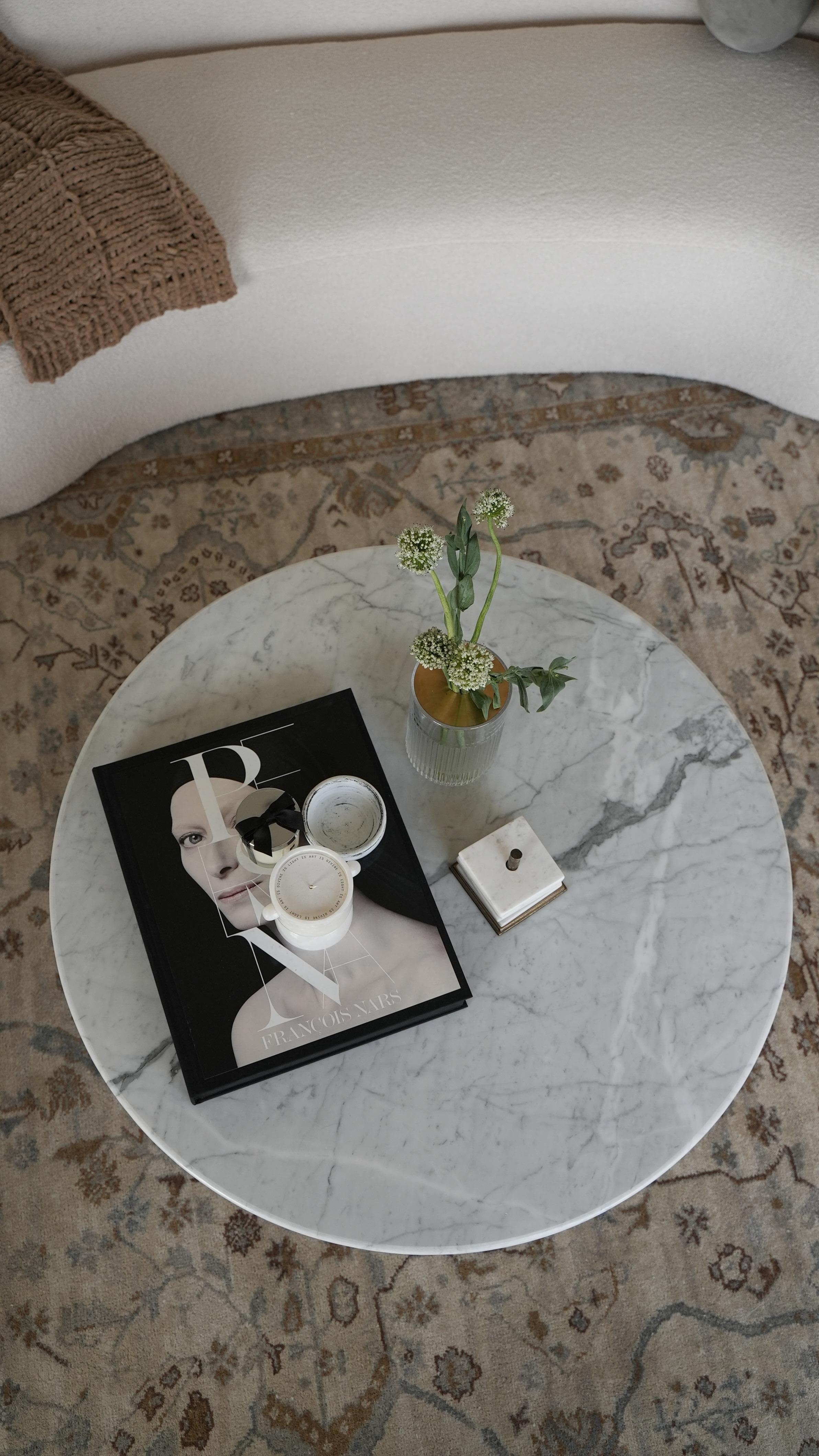 Tisbury Coffee Table in White Arabescato For Sale at 1stDibs