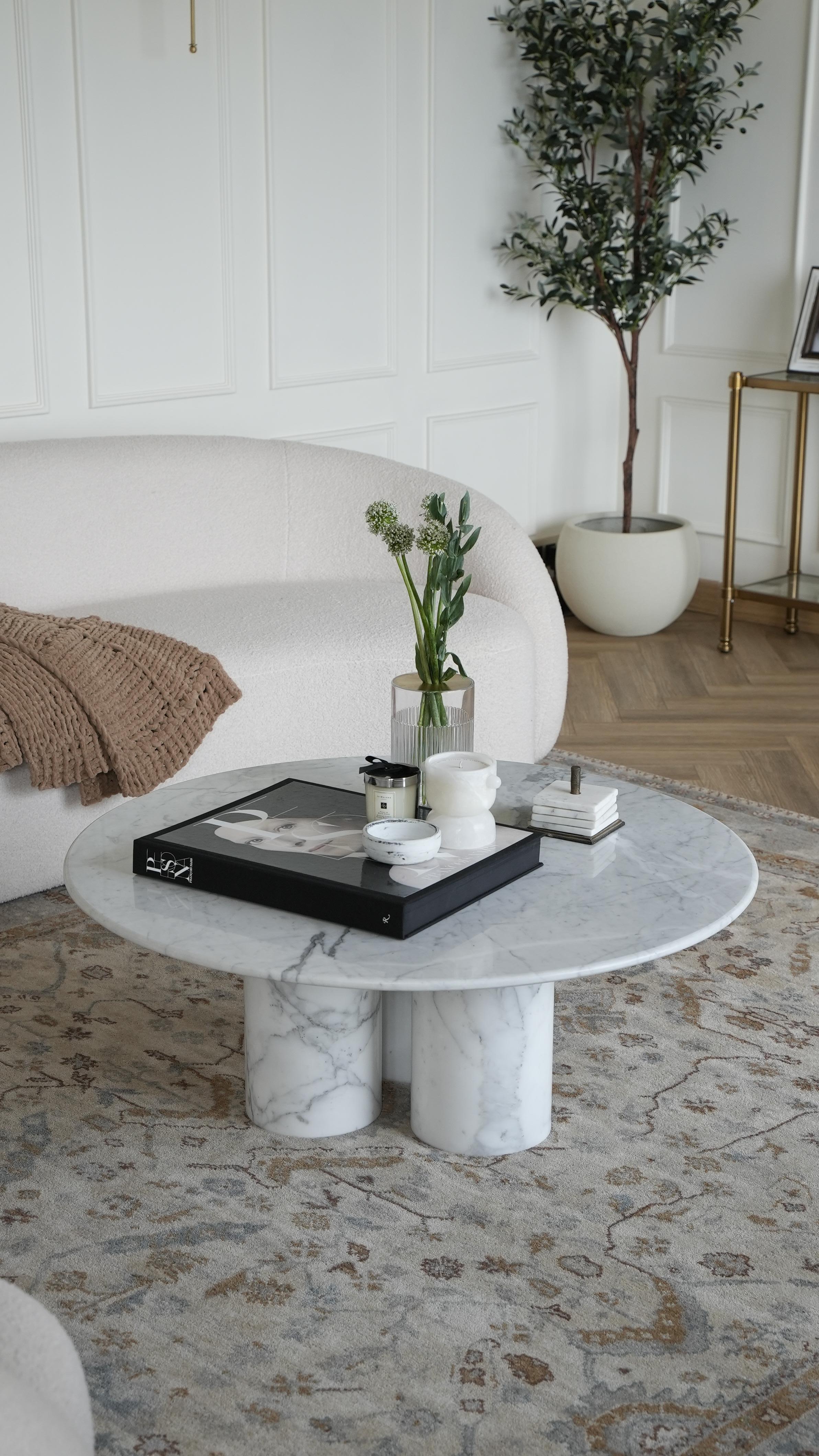 Tisbury Coffee Table in White Arabescato For Sale at 1stDibs