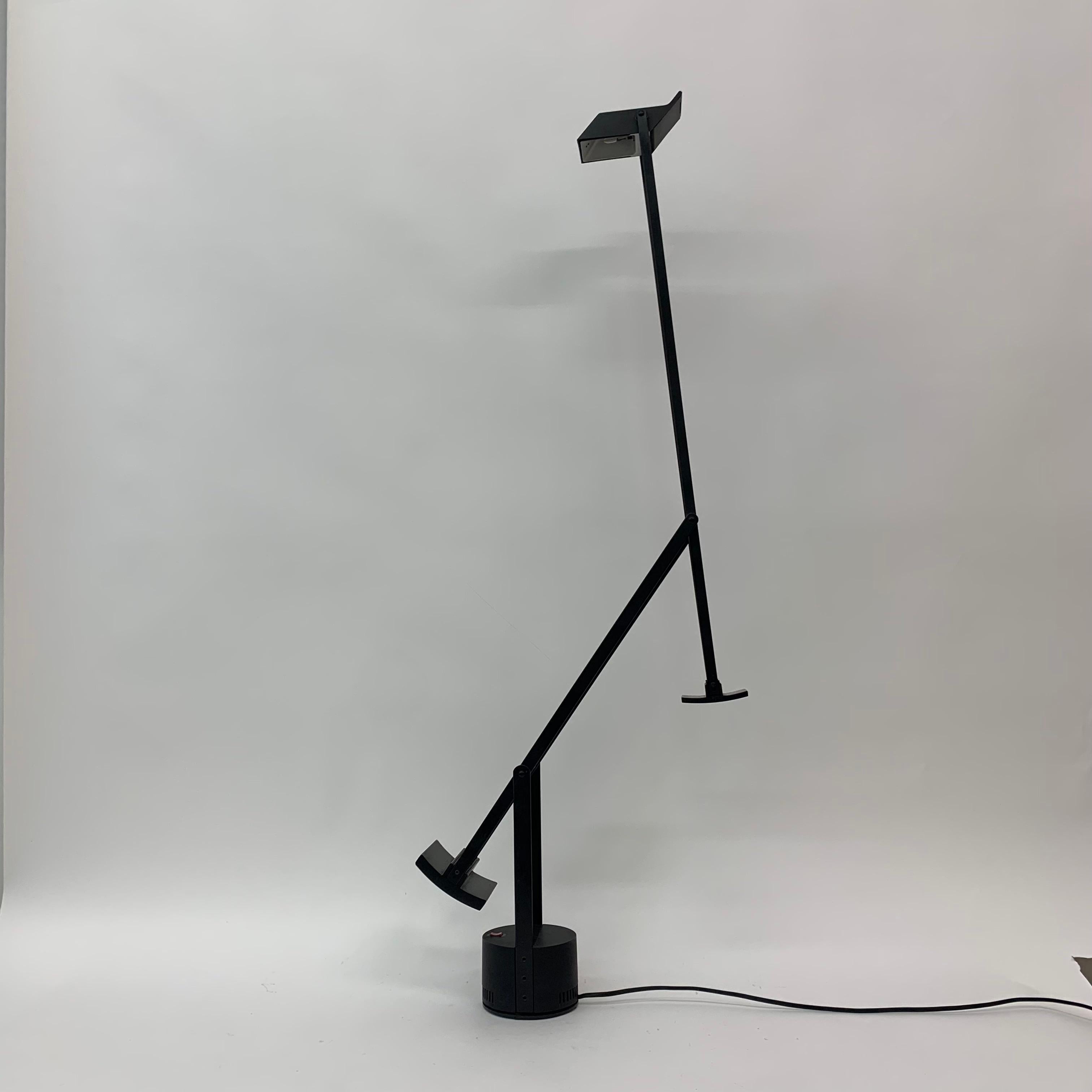 Tizio Table Lamp by Richard Sapper for Artemide, 1980's For Sale at 1stDibs