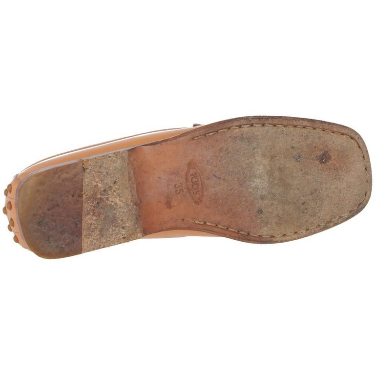 Tod's Vintage sand-colored leather 2000s loafers For Sale at 1stDibs