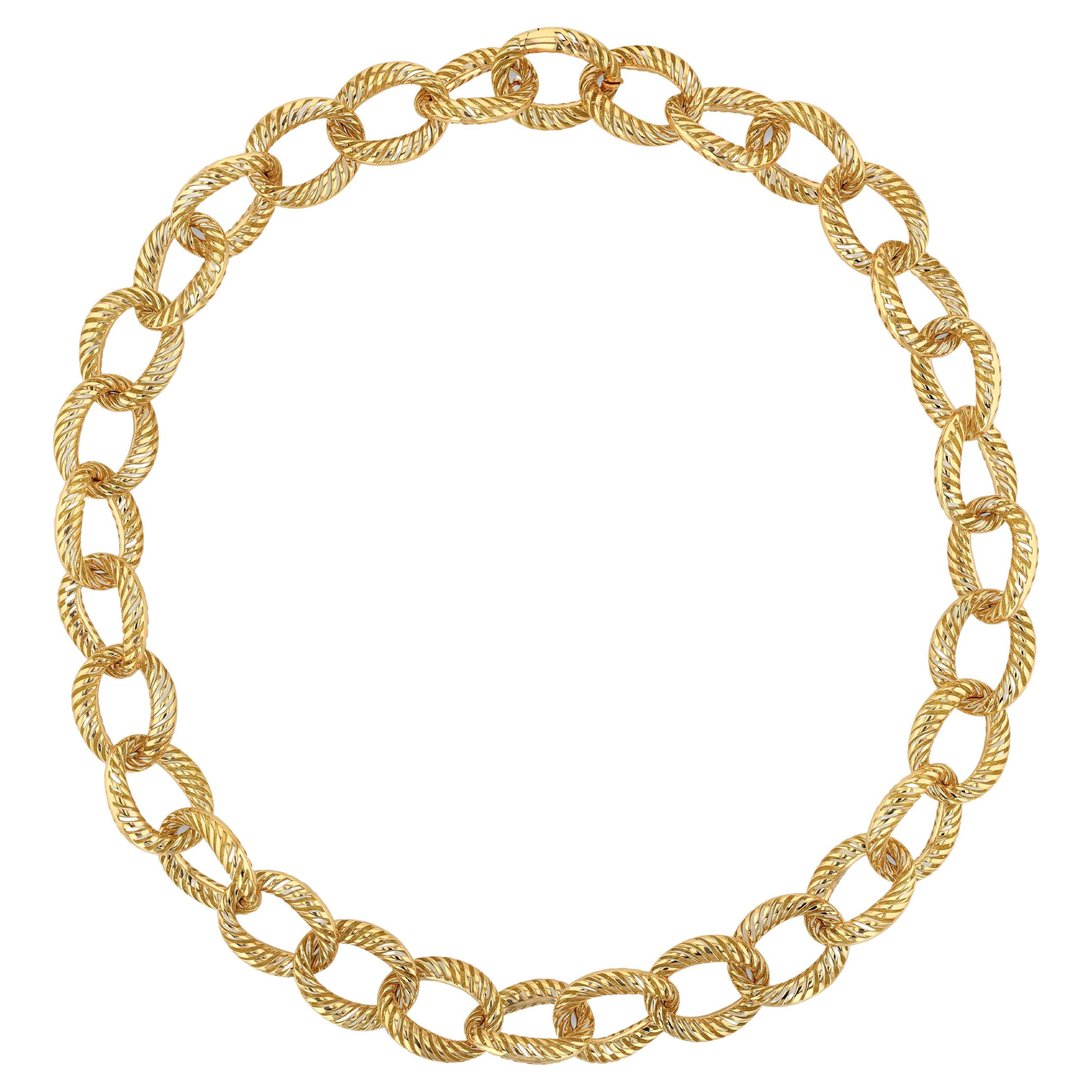 Brev Gold Interlock Chain Necklace For Sale at 1stDibs