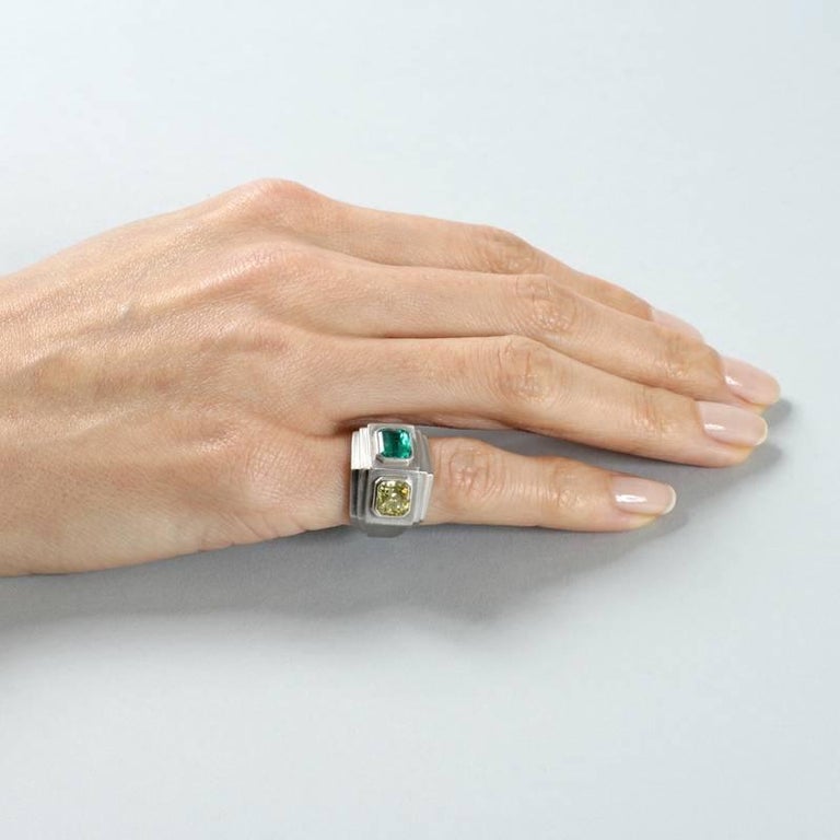 Trabert and Hoeffer Mauboussin Art Deco Yellow Diamond, Emerald and ...