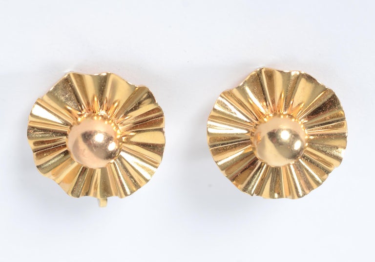 Trabert and Hoeffer Mauboussin Retro Gold Earrings For Sale at 1stDibs