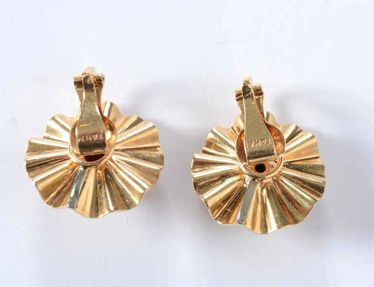 Trabert and Hoeffer Mauboussin Retro Gold Earrings For Sale at 1stDibs