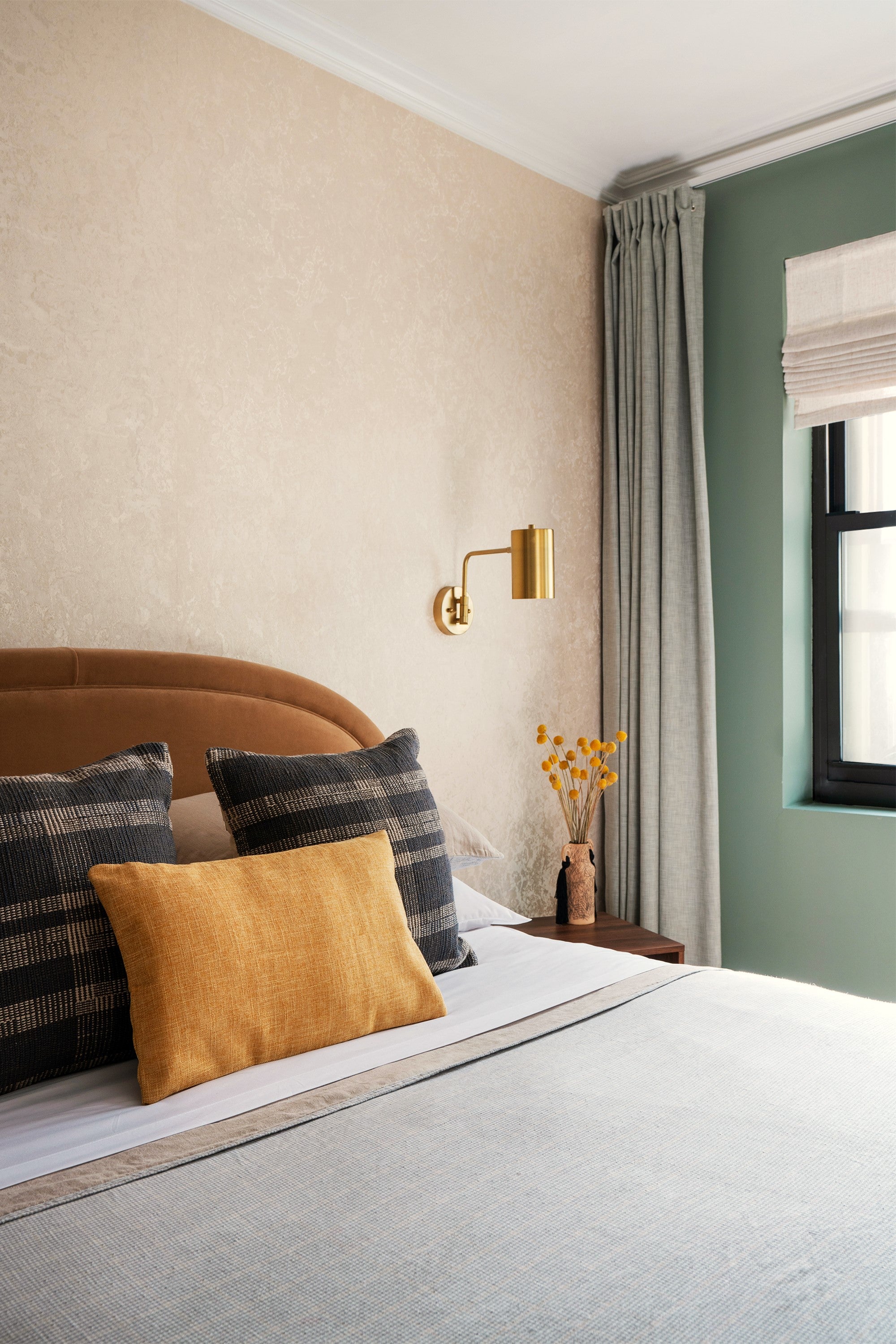 Bedroom de Sarah Baderna Studio | 1stDibs