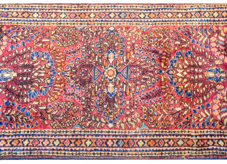 Traditional Early 20th Century Sarouk Rug For Sale at 1stDibs