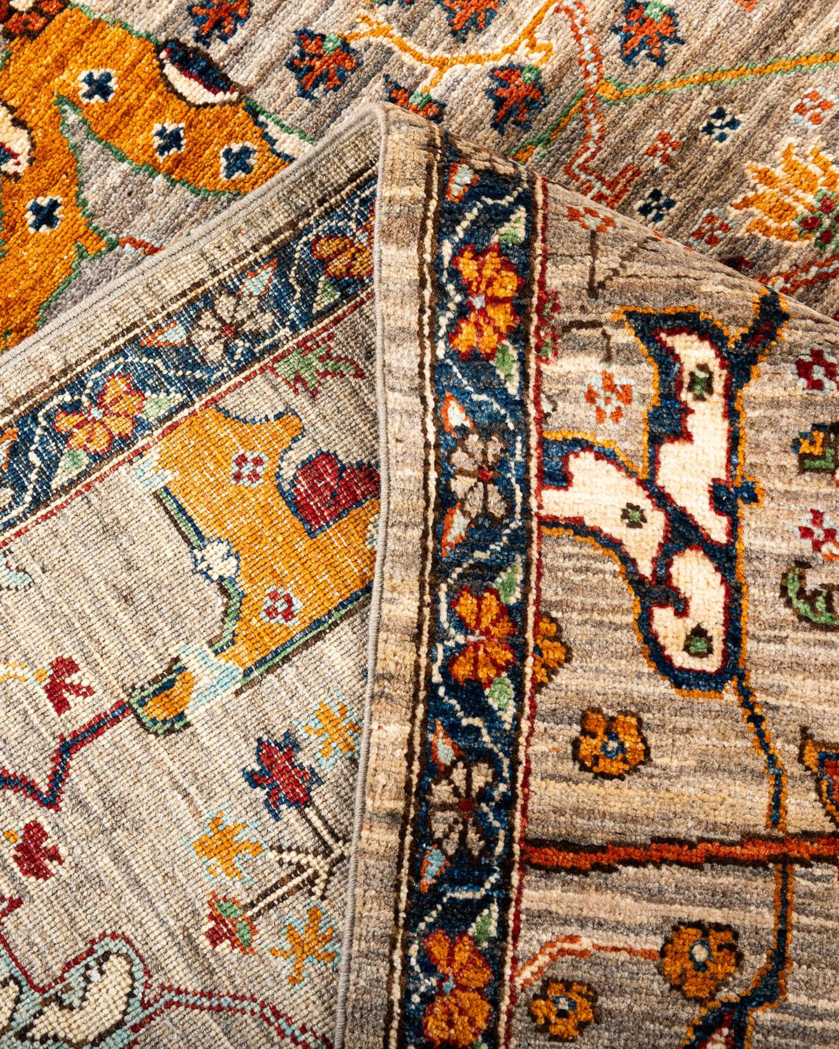 Traditional Serapi Hand Knotted Wool Ivory Area Rug at 1stDibs