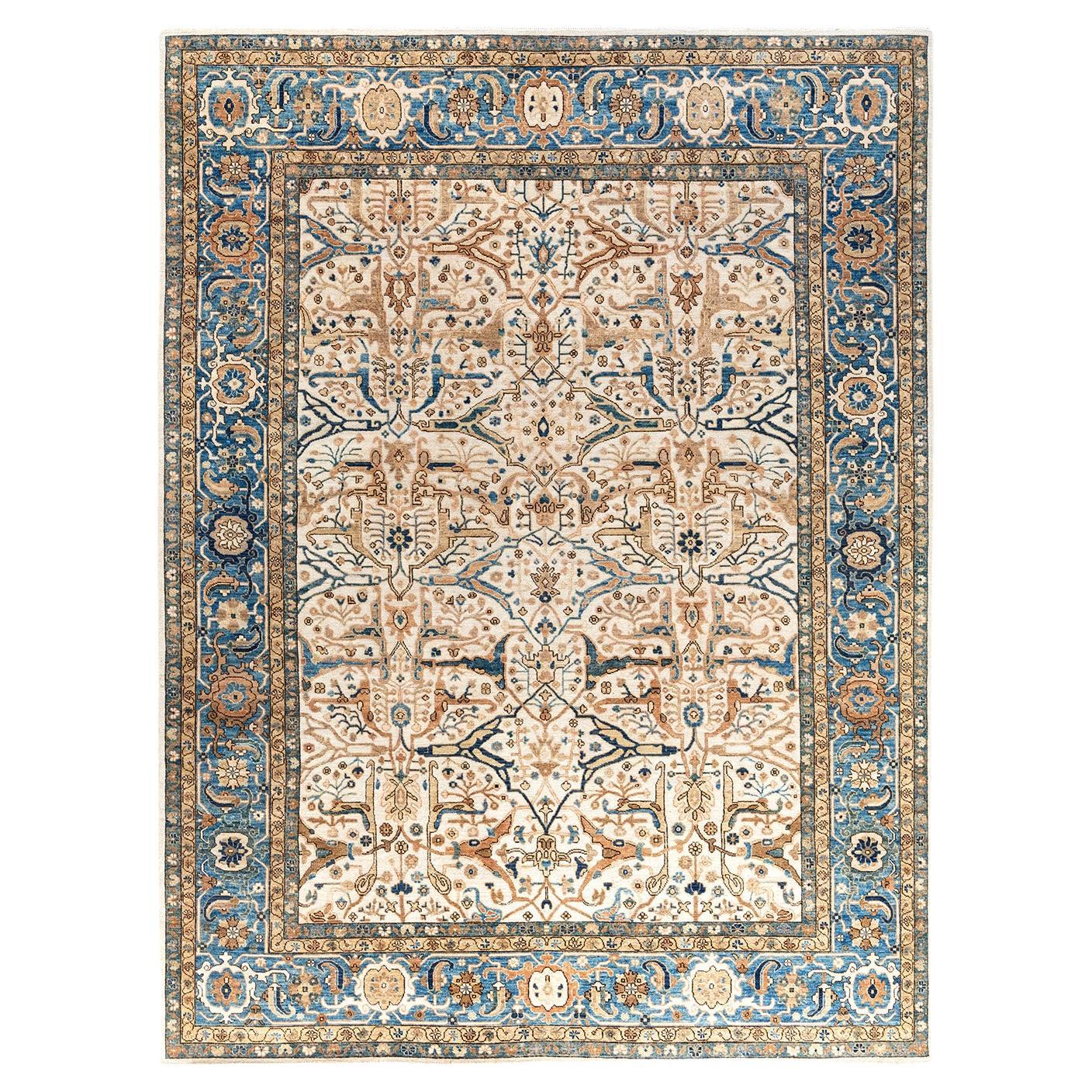 Traditional Serapi Hand Knotted Wool Ivory Area Rug 8' 9" x 11' 7" For Sale at 1stDibs
