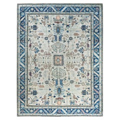 Traditional Serapi Hand Knotted Wool Ivory Area Rug 8' 9" x 11' 7" For Sale at 1stDibs