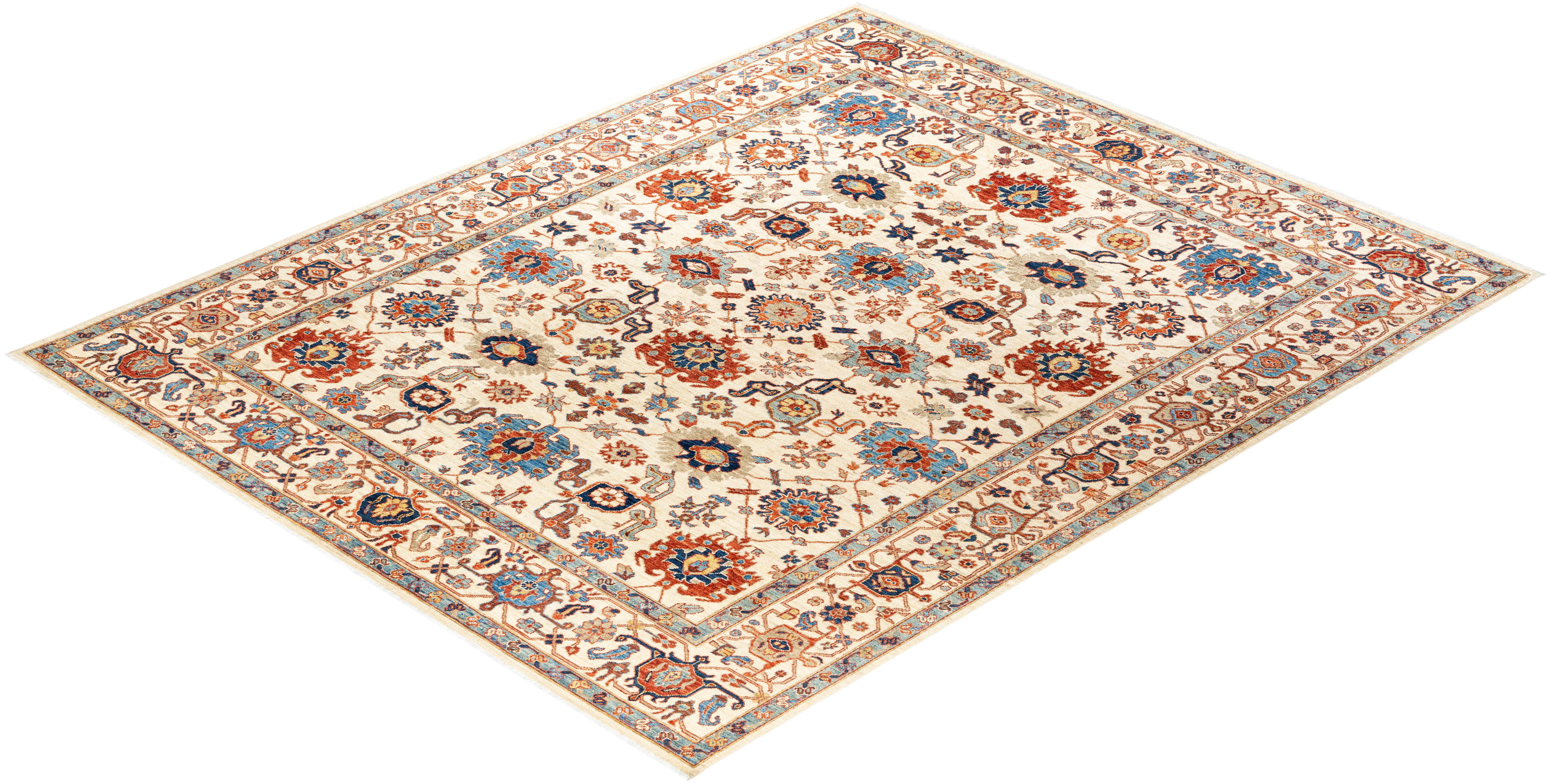 Traditional Serapi Hand Knotted Wool Ivory Area Rug For Sale at 1stDibs