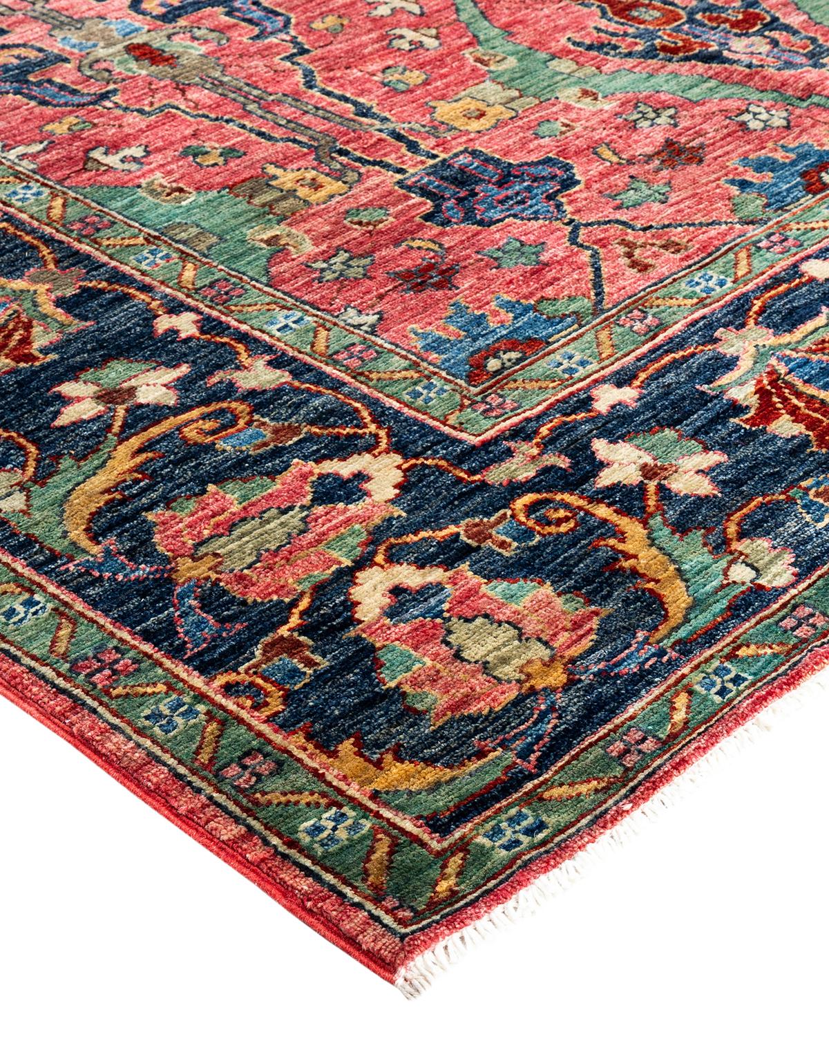 Traditional Serapi Hand Knotted Wool Pink Area Rug For Sale at 1stDibs