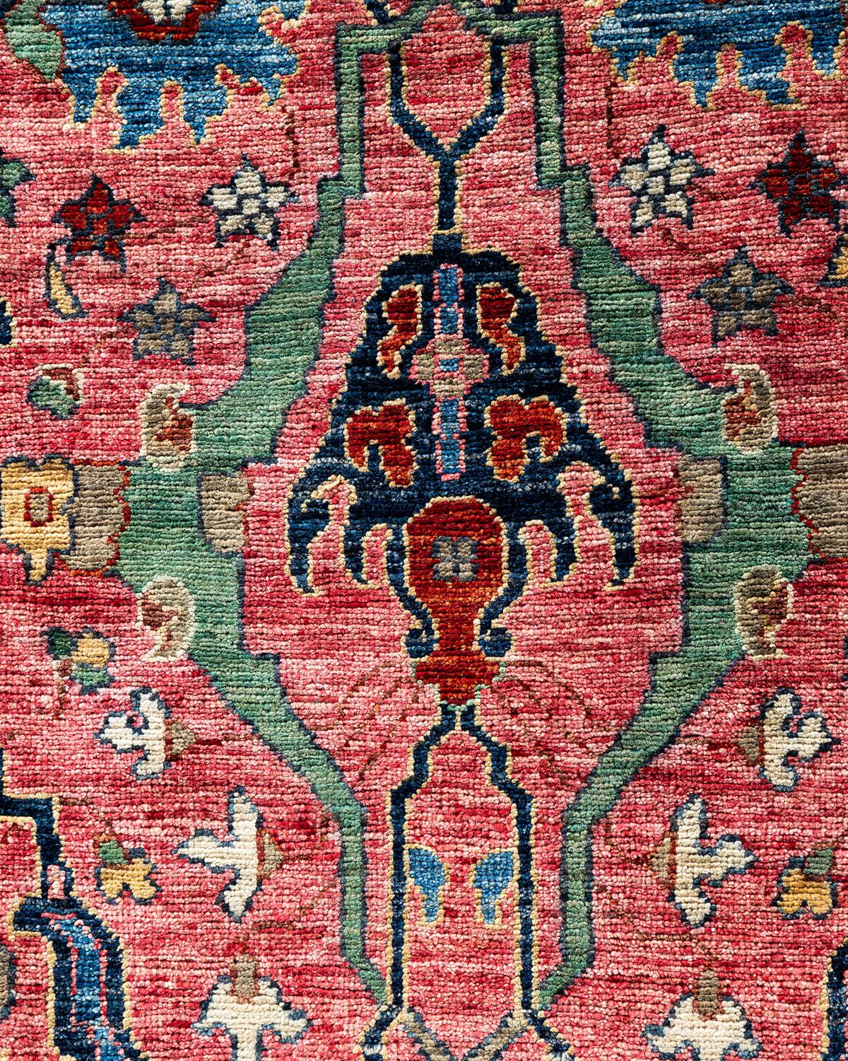 Traditional Serapi Hand Knotted Wool Pink Area Rug For Sale at 1stDibs