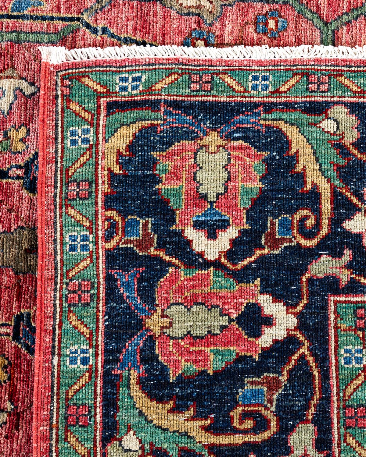 Traditional Serapi Hand Knotted Wool Pink Area Rug For Sale at 1stDibs