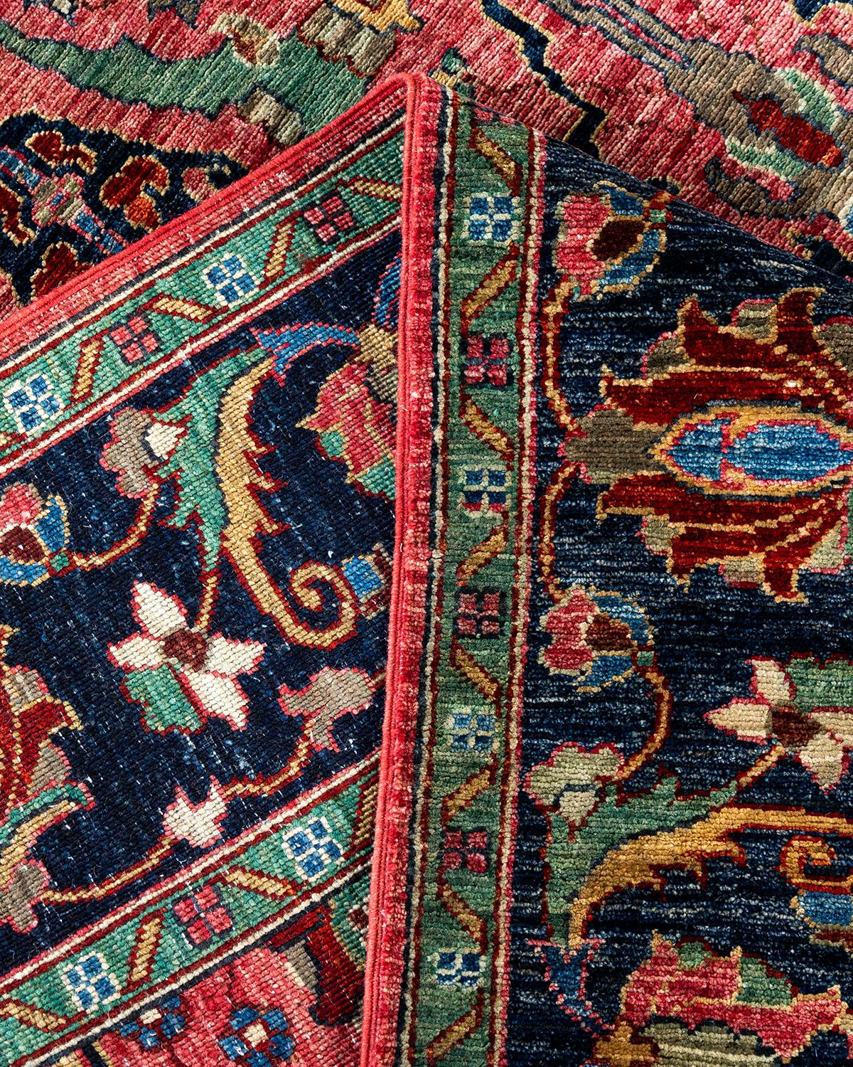 Traditional Serapi Hand Knotted Wool Pink Area Rug For Sale at 1stDibs