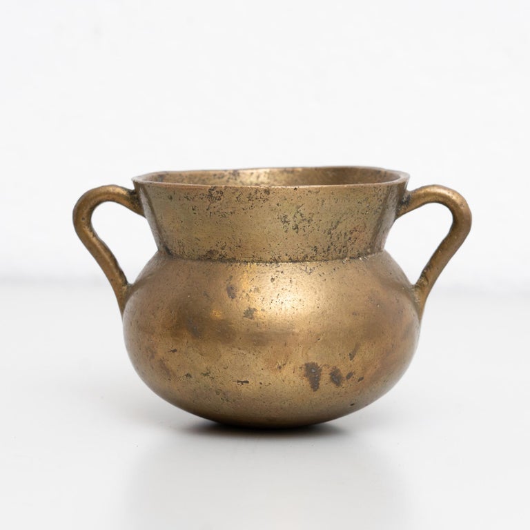 Traditional Spanish Vintage Bronze Pot, circa 1920 For Sale at 1stDibs