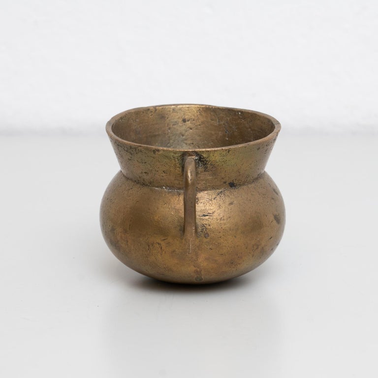 Traditional Spanish Vintage Bronze Pot, circa 1920 For Sale at 1stDibs