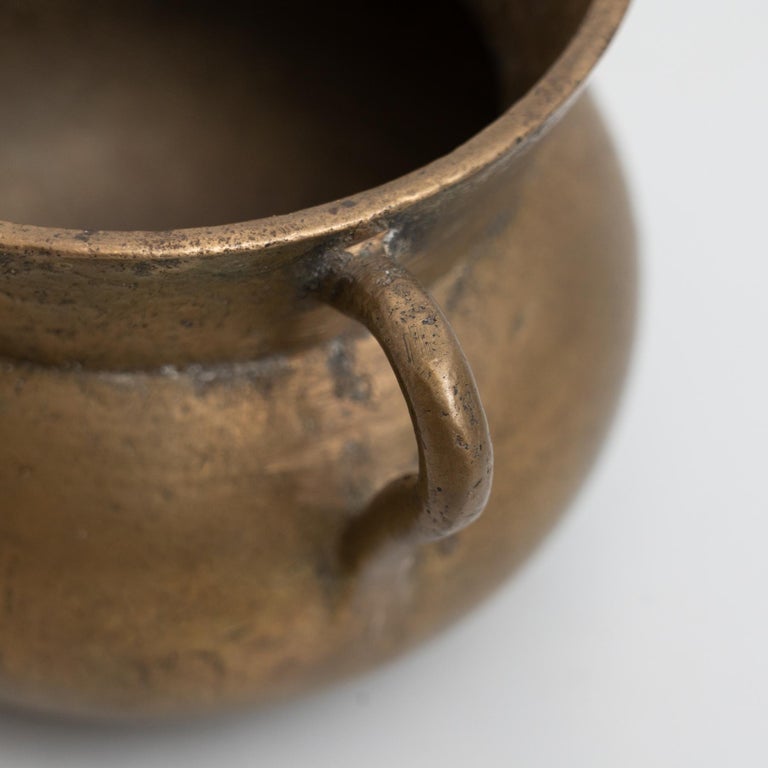 Traditional Spanish Vintage Bronze Pot, circa 1920 For Sale at 1stDibs