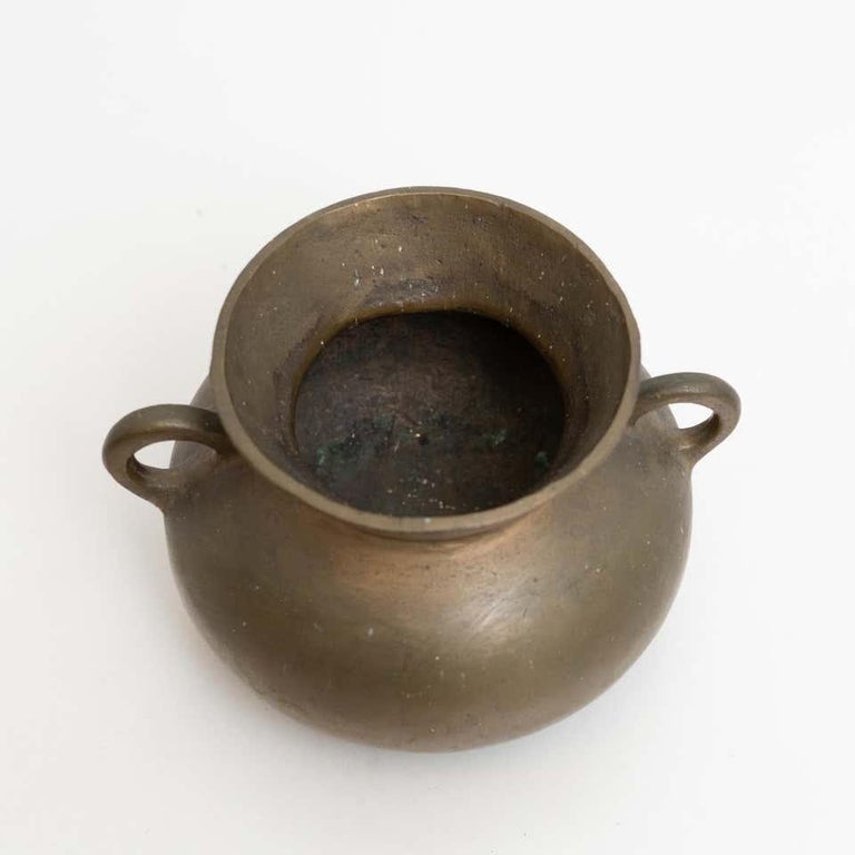 Traditional Spanish Vintage Bronze Pot, circa 1930 For Sale at 1stDibs