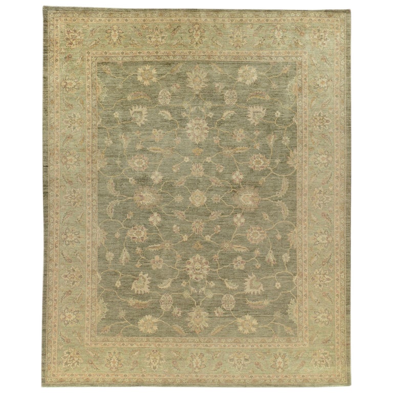 Traditional Style Gray and Ivory Floral Wool Area Rug For Sale at 1stDibs
