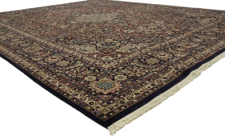 Traditional Vintage Persian Style Rug with All-Over Floral Motif For ...