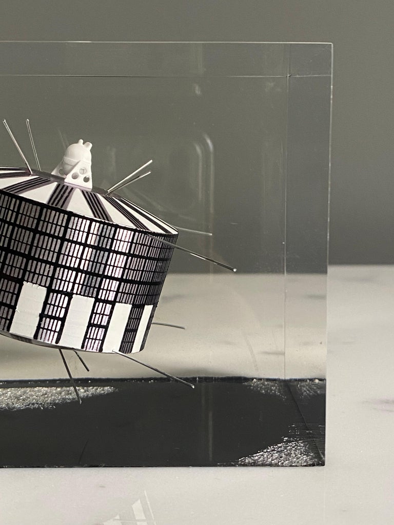 Transit 4A Satellite Model in Lucite, 1960's For Sale at 1stDibs