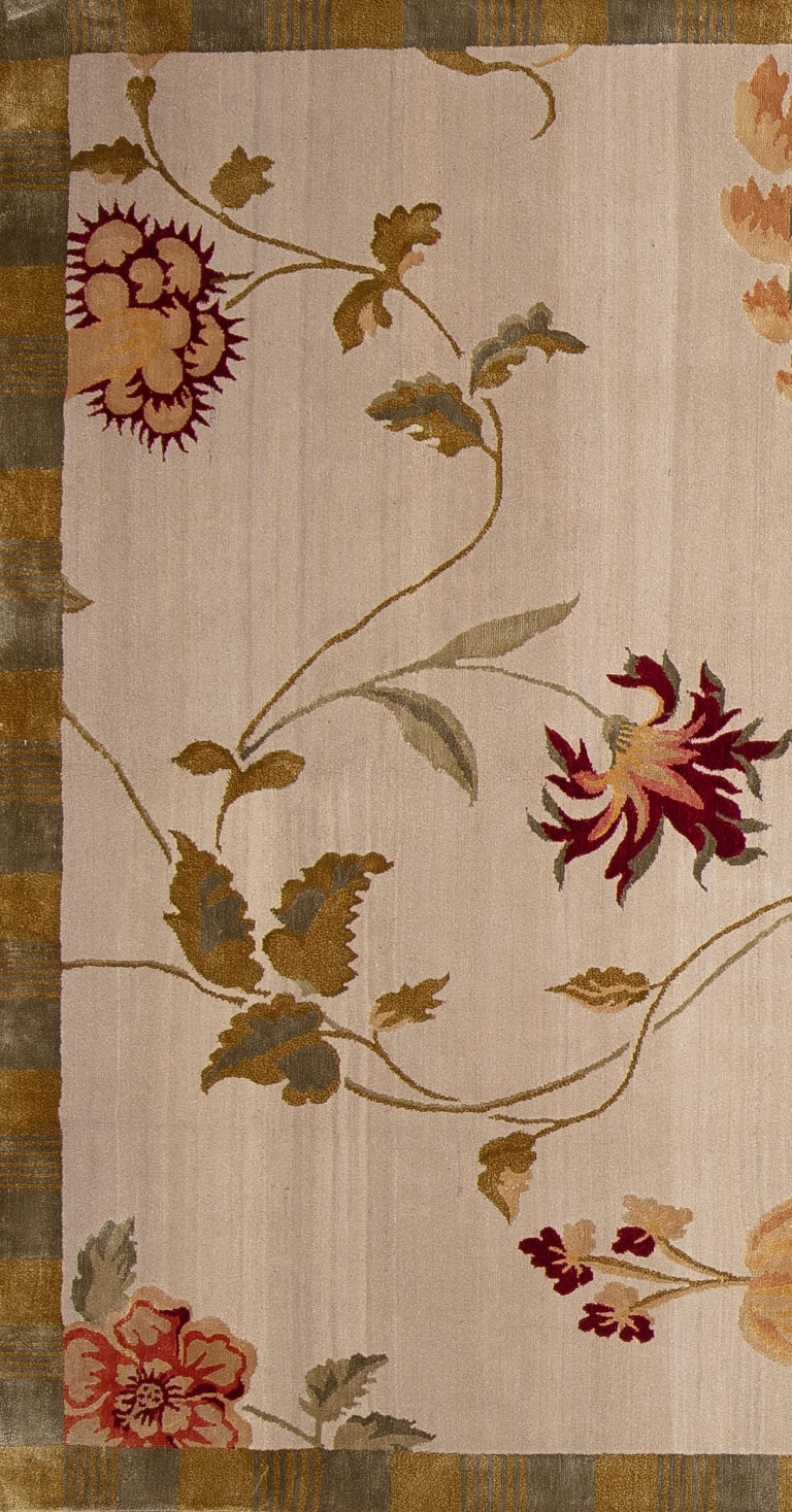 Transitional Hawaiian Style Rug For Sale at 1stDibs