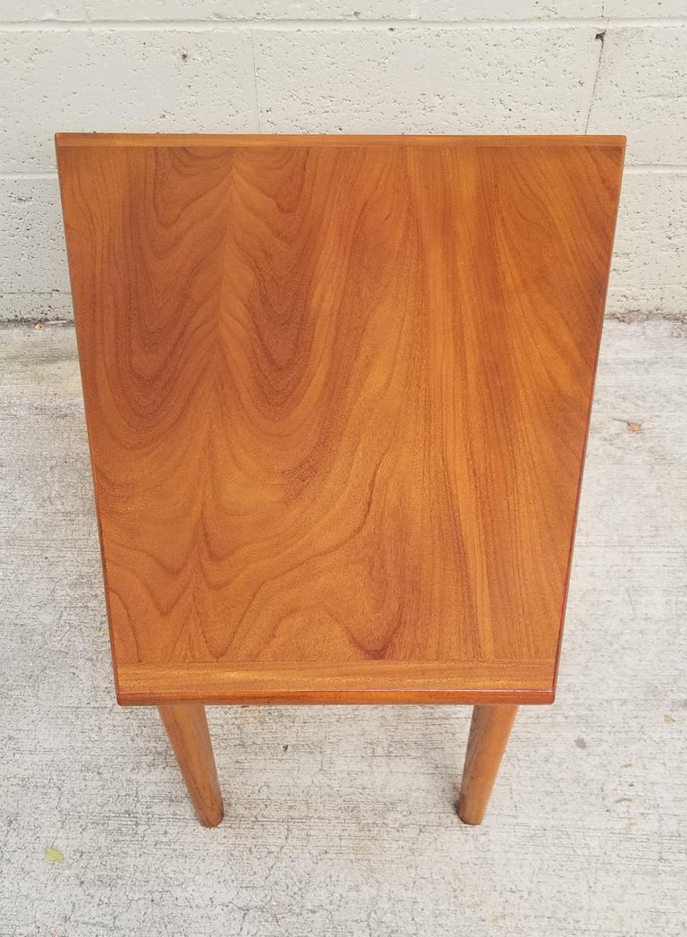 Trapezoid Walnut End Table with Finger Joint Detail For Sale at 1stDibs