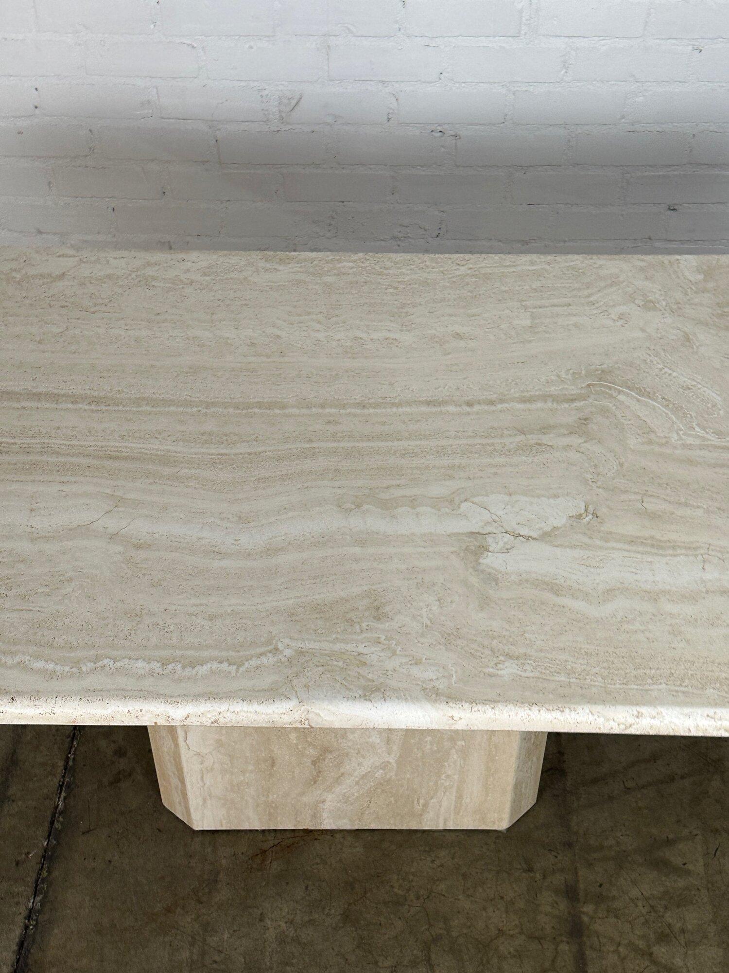 Travertine dining table with rounded edges For Sale at 1stDibs