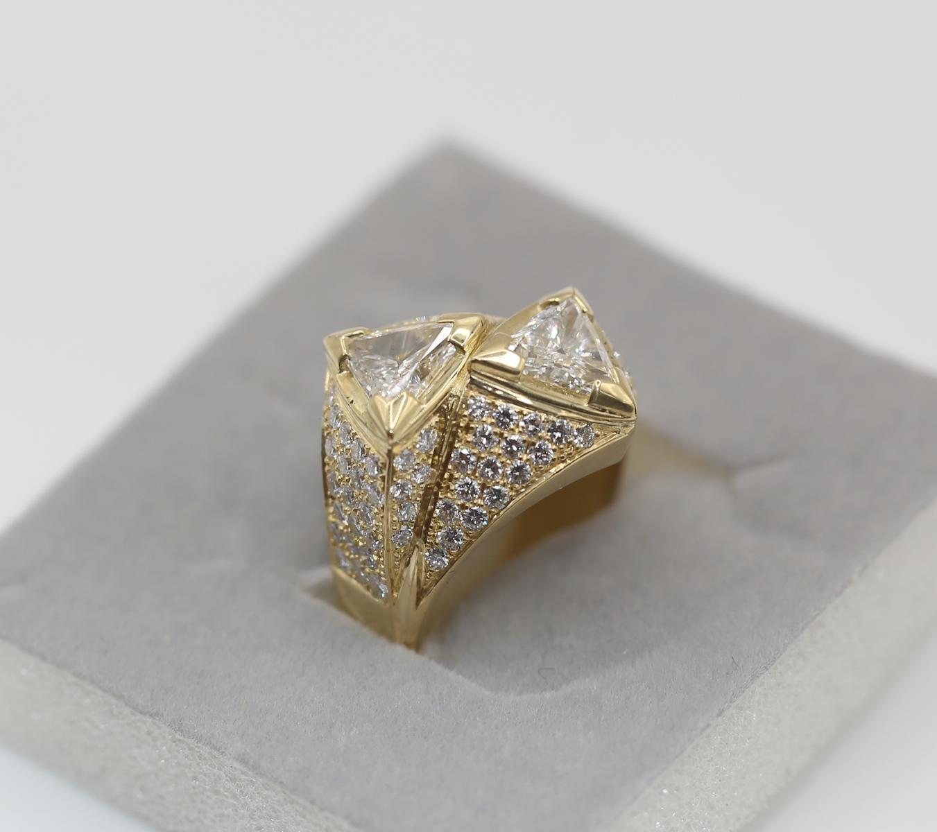 Triangle Diamonds Ring Certified 3.7Ct Yellow Gold 18K, 1990 For Sale at 1stDibs